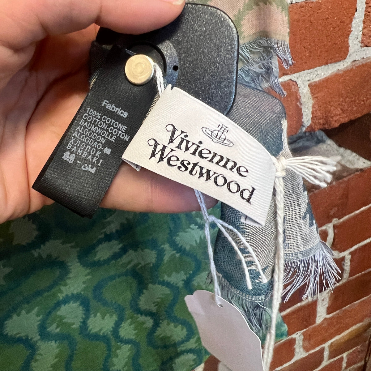 VIVIENNE WESTWOOD BNWT Razor wire print scarf – Wellington Hunters and ...