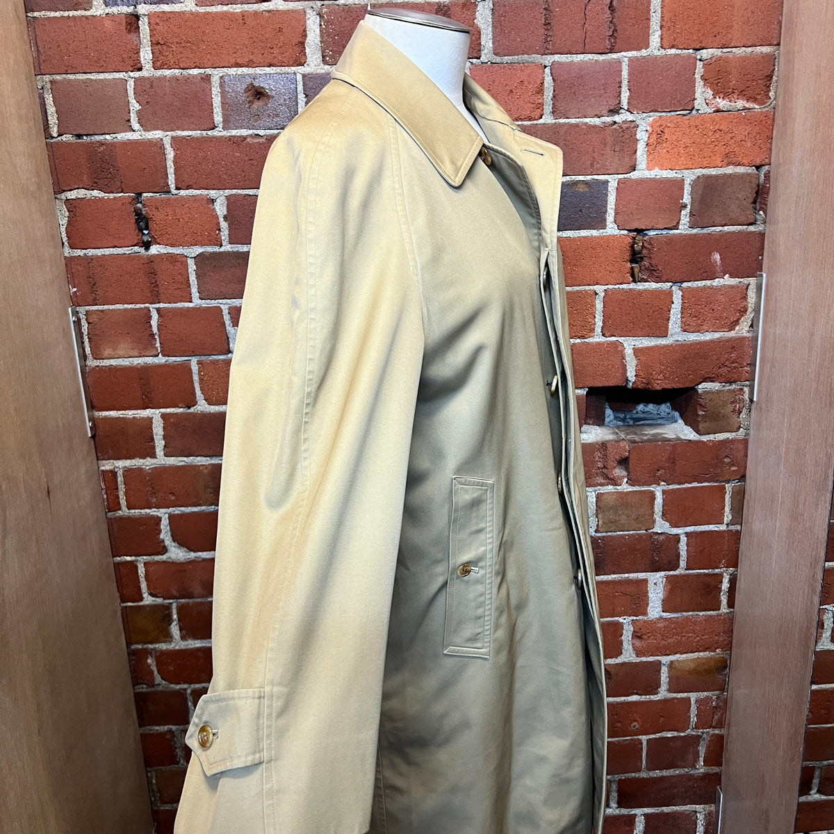 BURBERRY removable wool lining overcoat – Wellington Hunters and Collectors